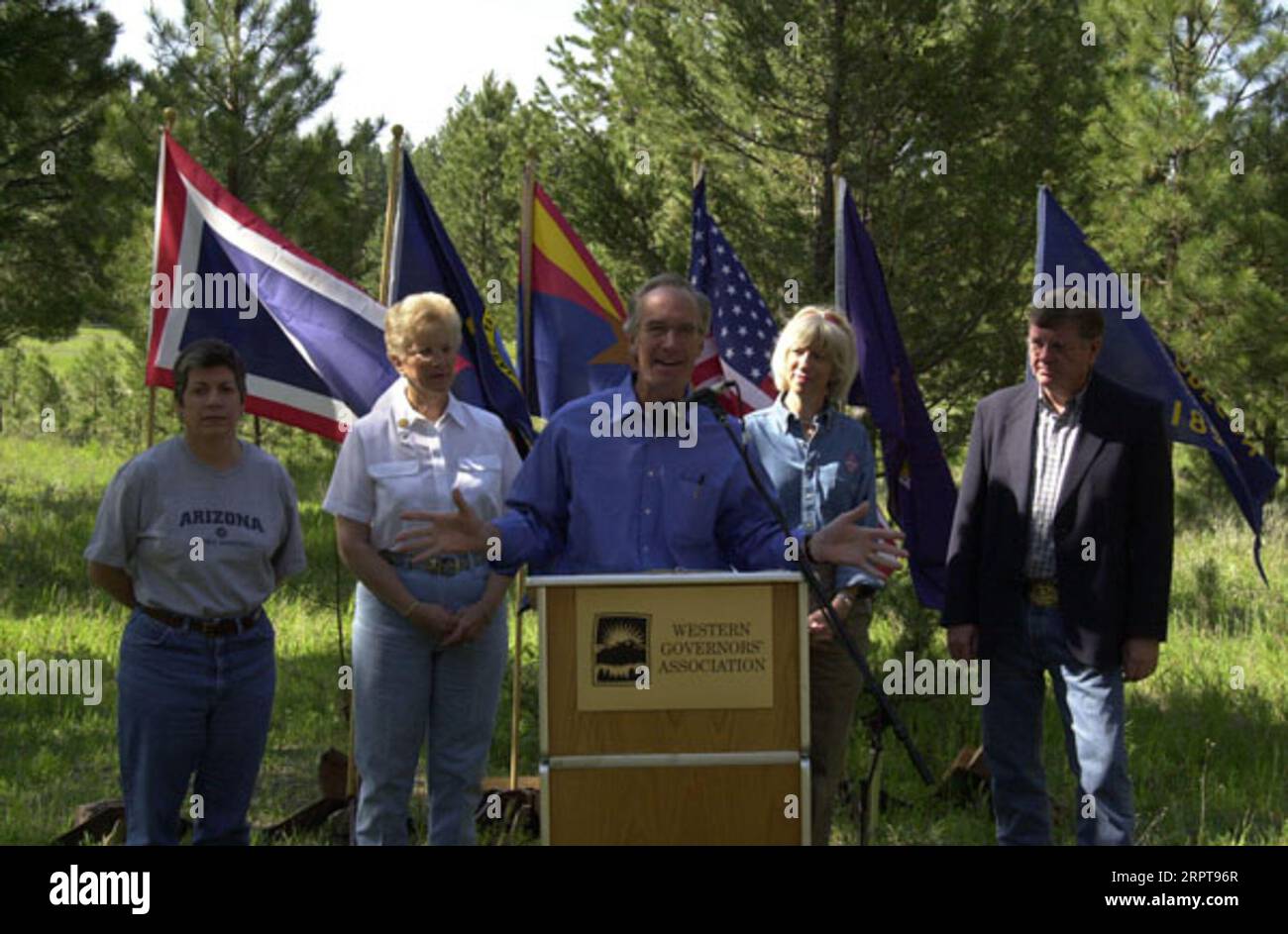 Idaho Governor Dirk Kempthorne speaking, with Arizona Governor Janet ...