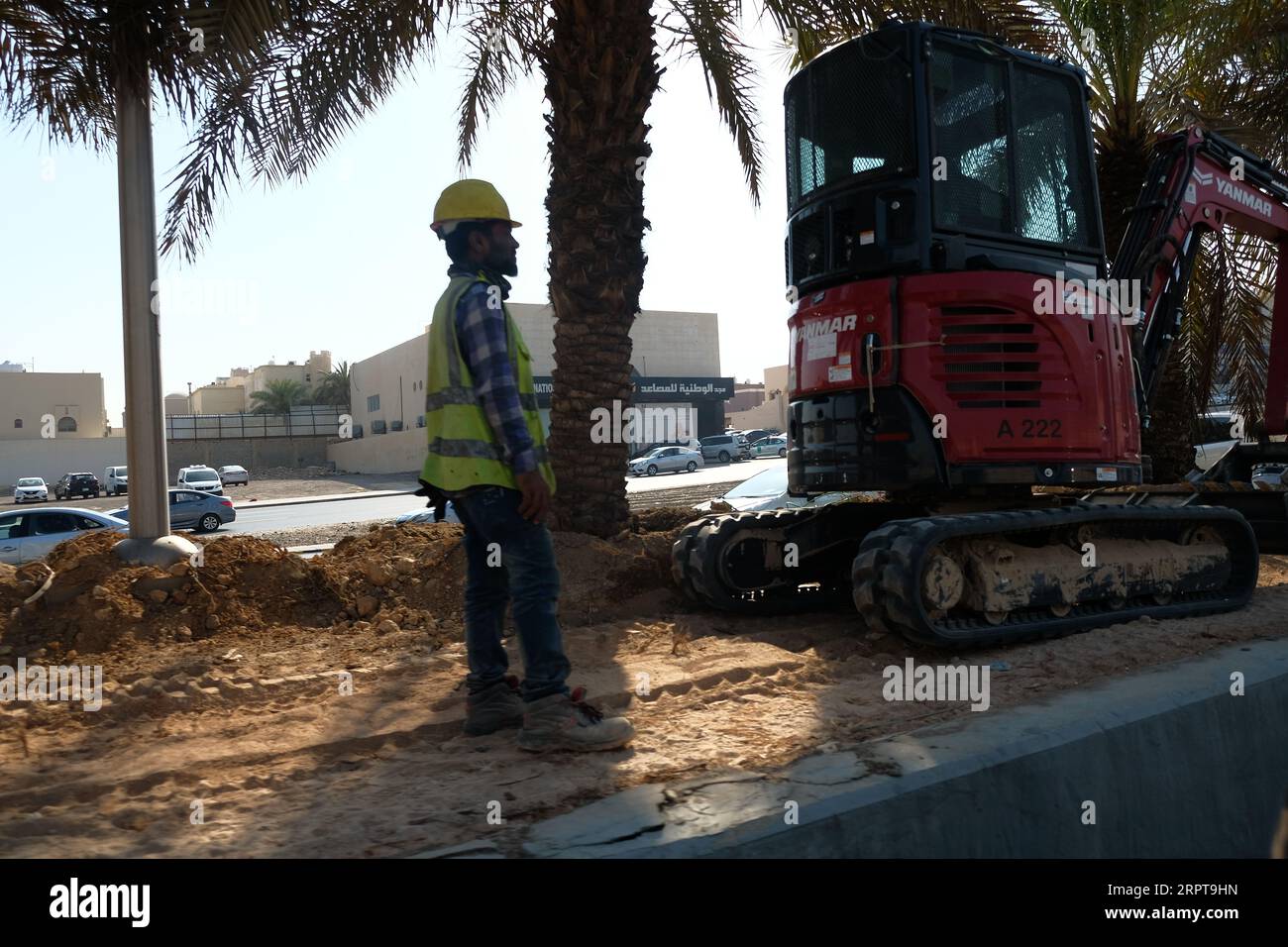 Landscaping vehicle hi-res stock photography and images - Alamy