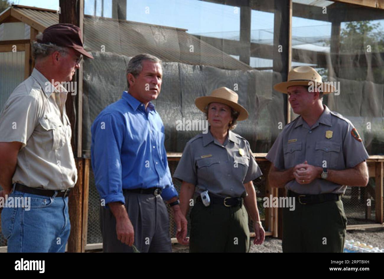 Ralph Waycott, far left, volunteer coordinator for the Rancho Sierra ...