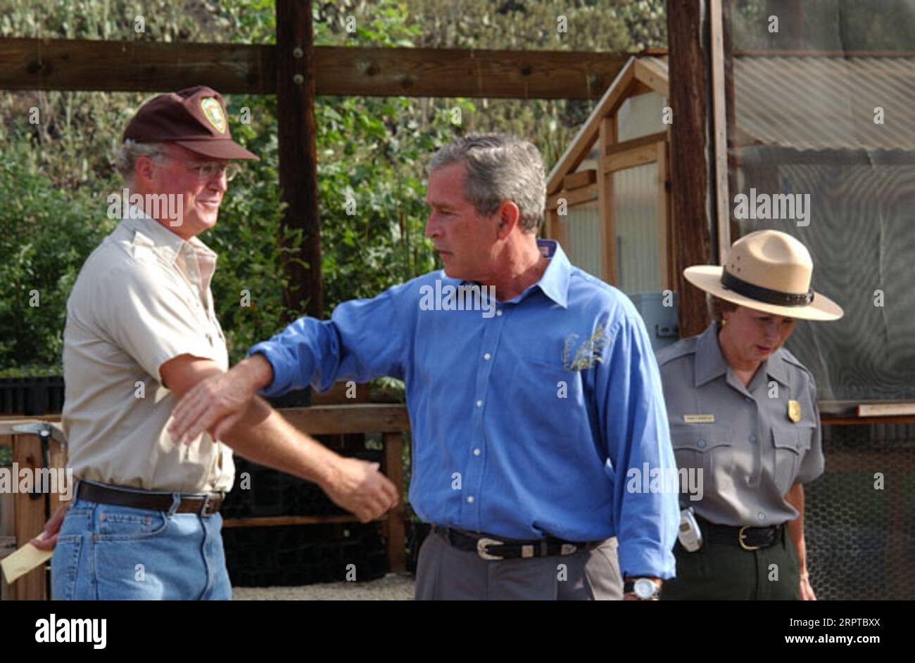 Ralph Waycott, far left, volunteer coordinator for the Rancho Sierra ...