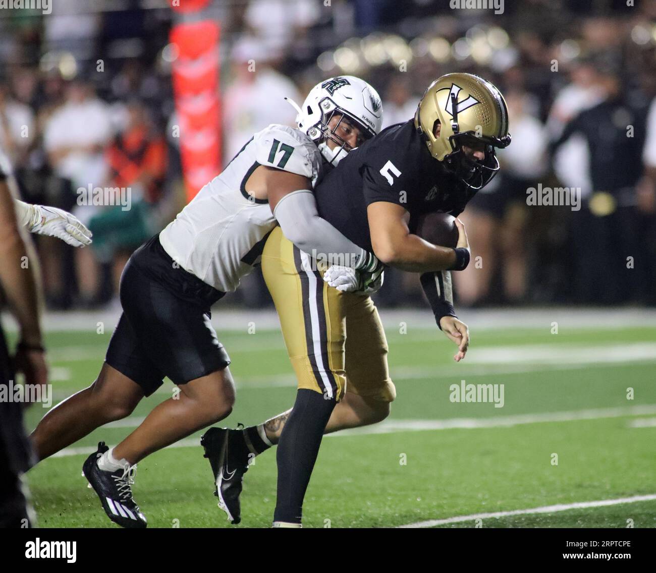 August 26, 2023 - Hawaii Rainbow Warriors linebacker Isaiah Tufaga #17 ...