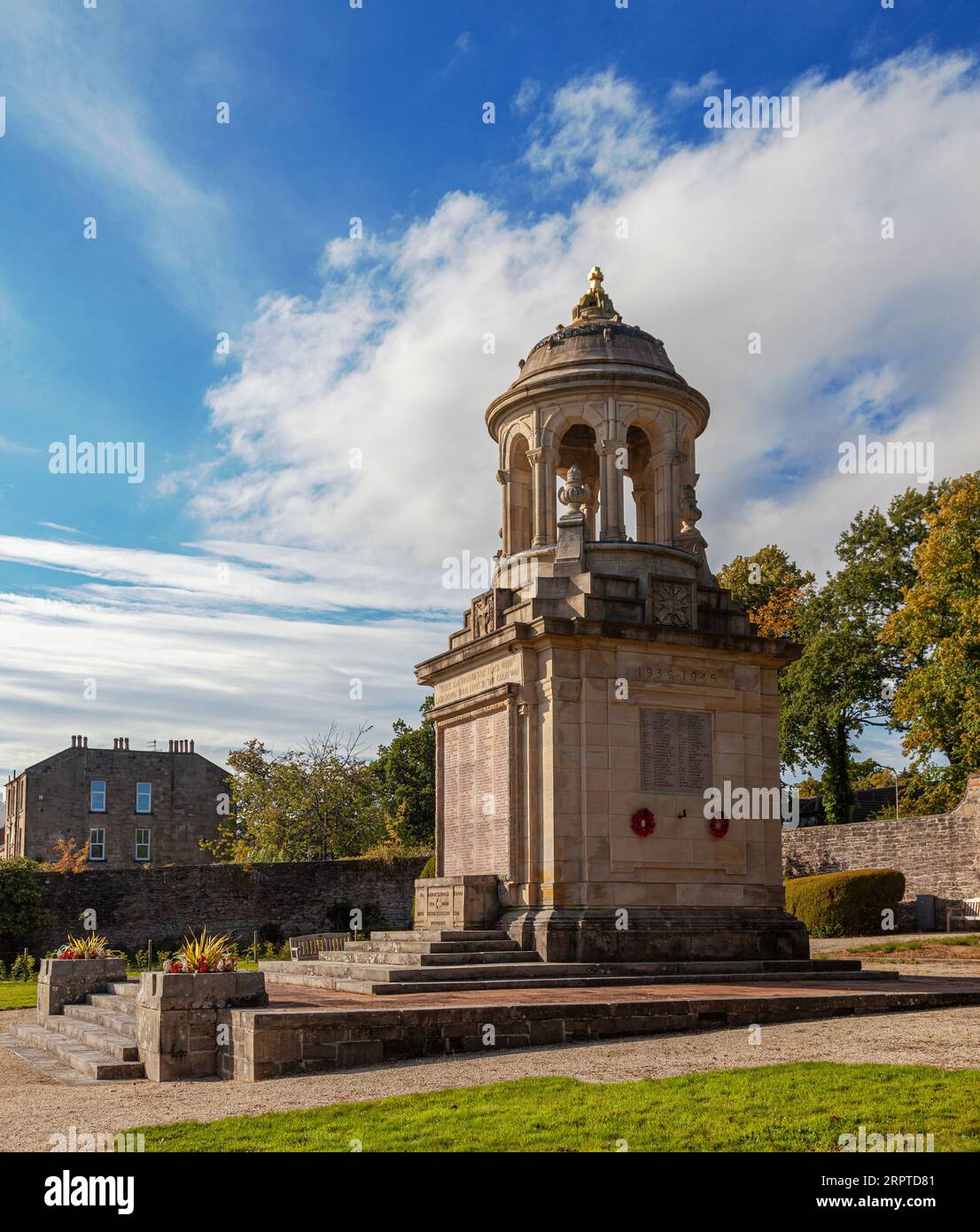 War Memorial for the fallen of Helensburgh in World War 1 (1922 ...