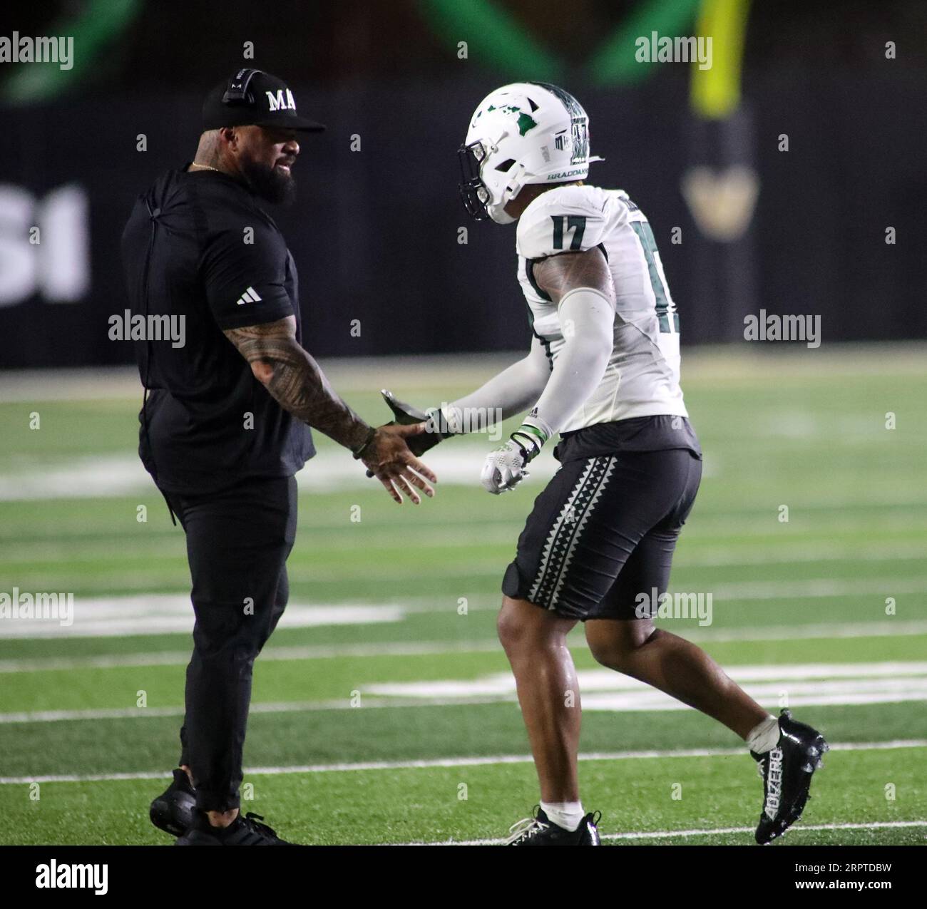 August 26, 2023 - Hawaii Rainbow Warriors linebacker Isaiah Tufaga #17 ...