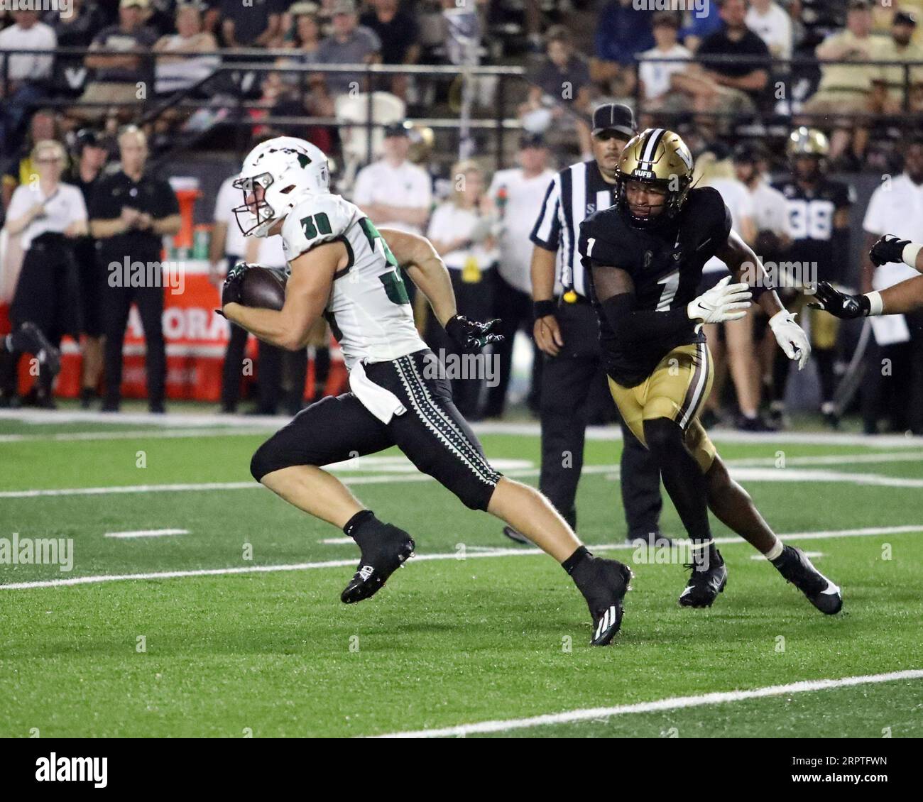 August 26, 2023 - Hawaii Rainbow Warriors running back Landon Sims #30 runs past Vanderbilt ...