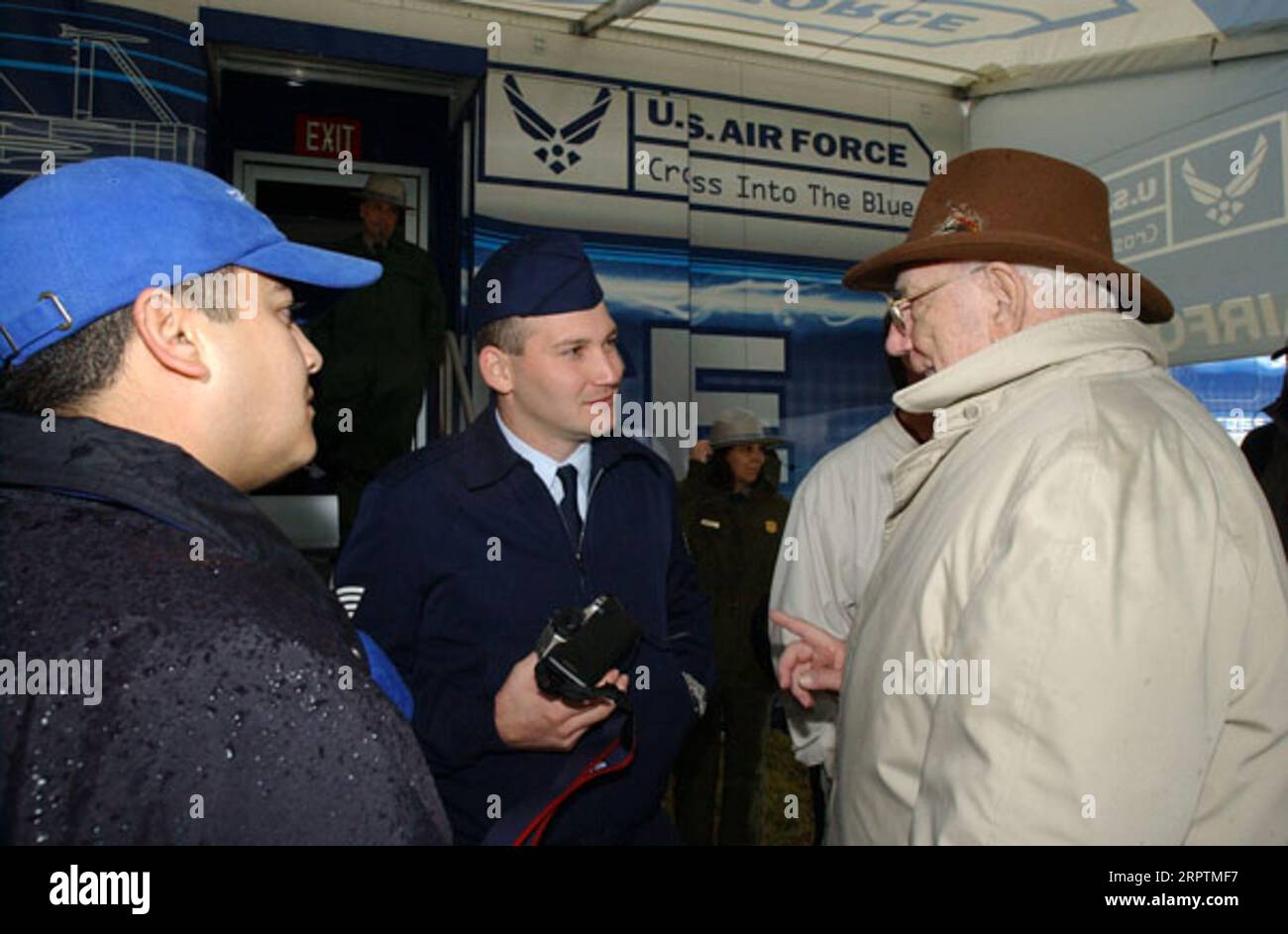 Dale Norton, far right, a long-time aircraft executive with Learjet ...