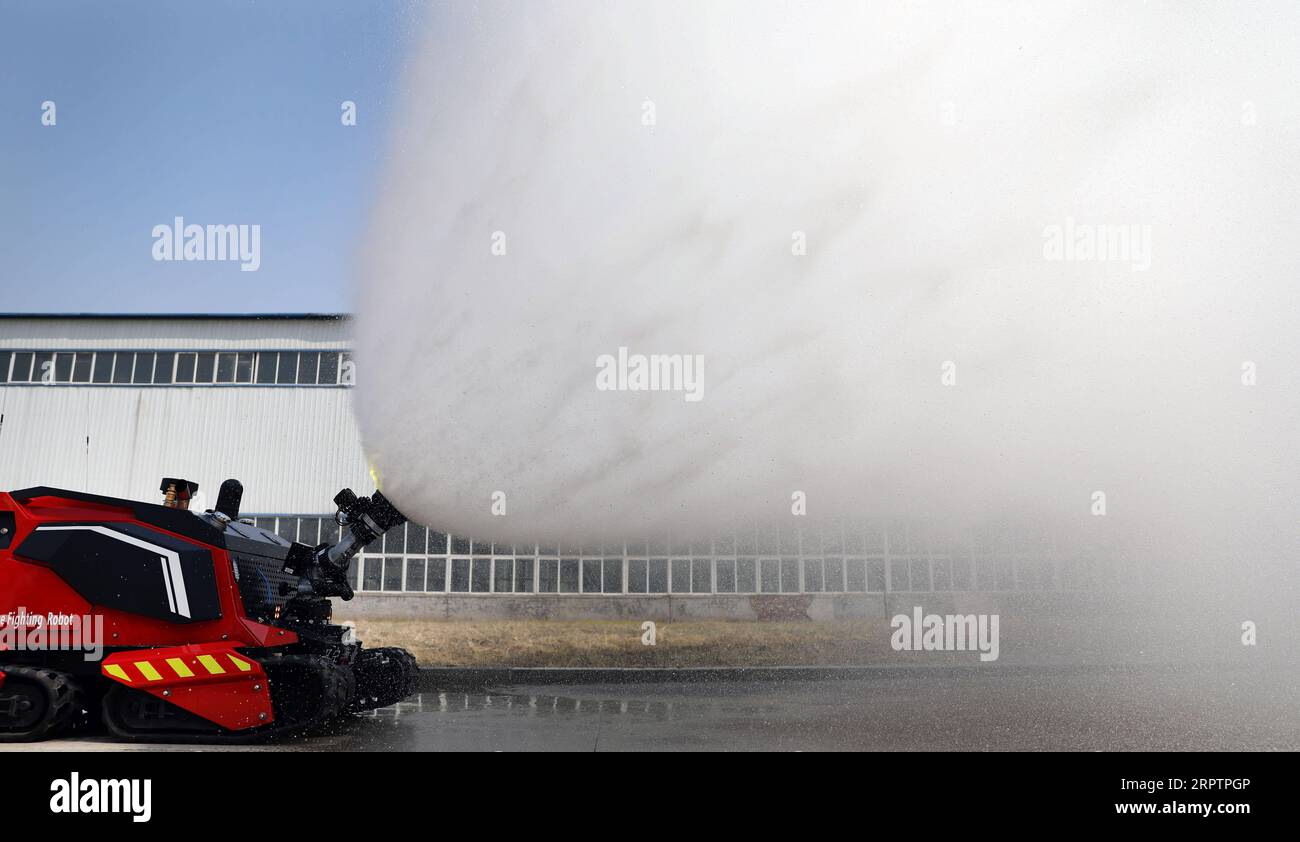 Fire fighting robot hi-res stock photography and images - Alamy