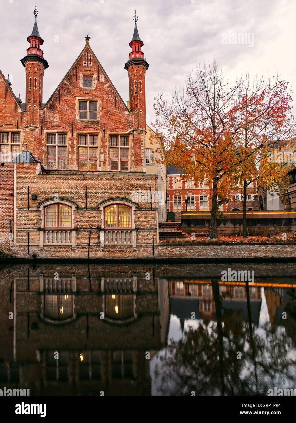 Idyllic canal building view reflection, Belgium Stock Photo - Alamy