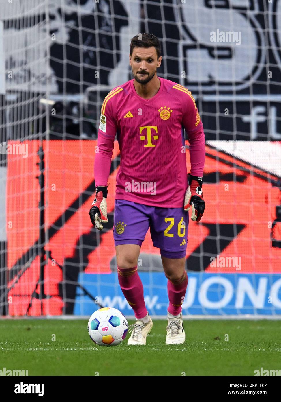MONCHENGLADBACH - FC Bayern Munchen goalkeeper Sven Ulreich during the ...