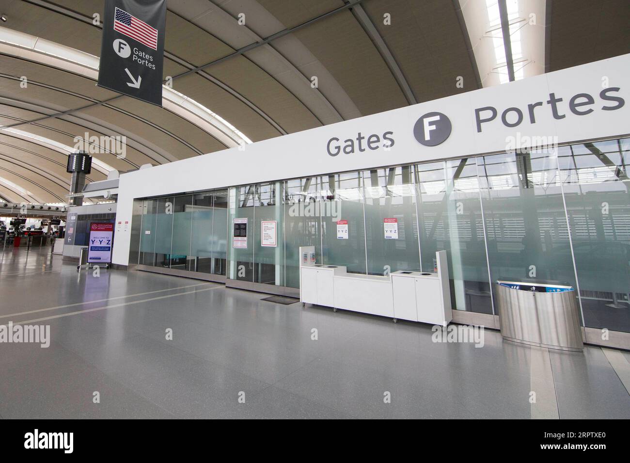 Toronto airport security hi-res stock photography and images - Alamy