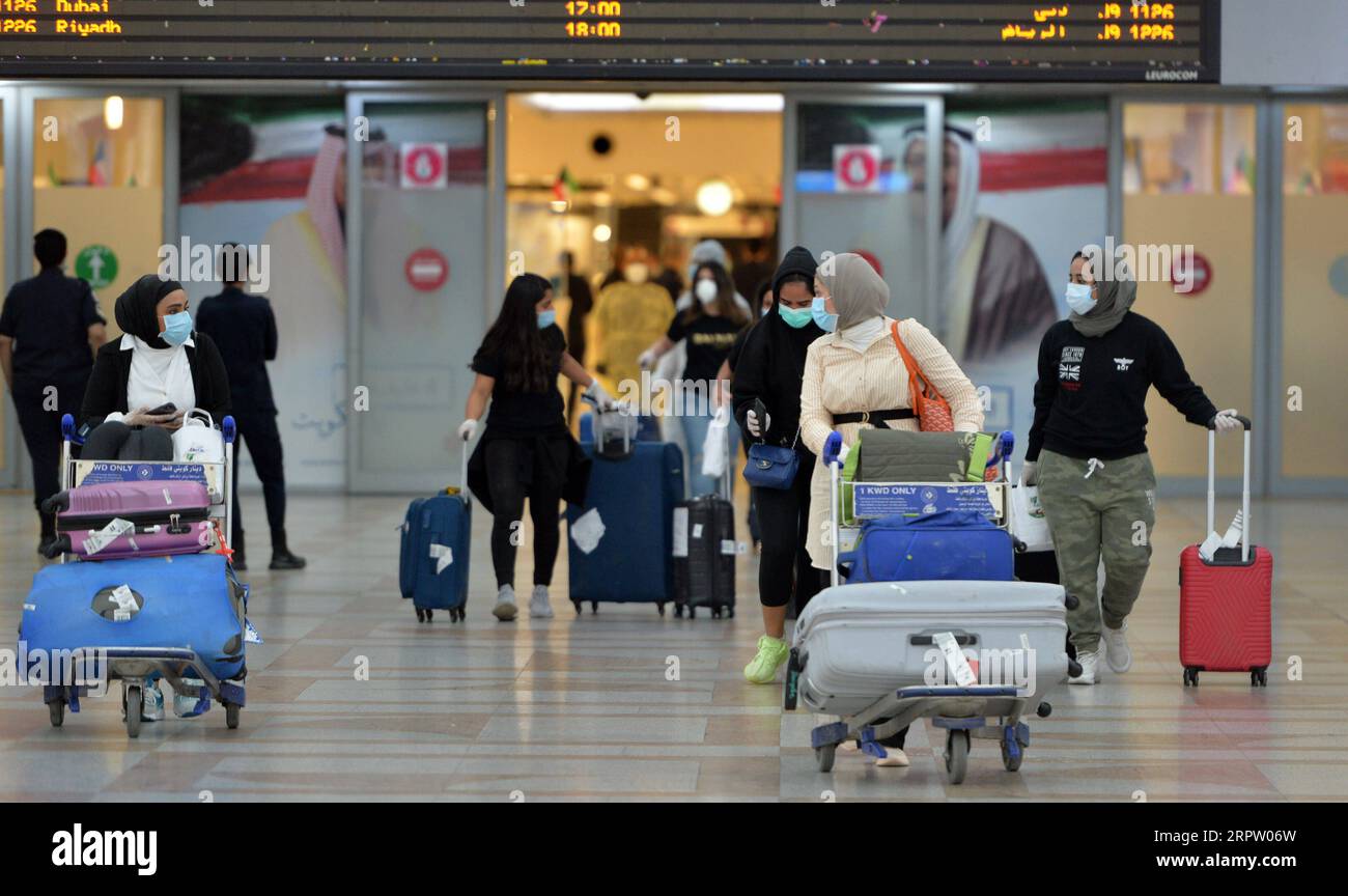 Kuwait international airport hi-res stock photography and images - Alamy