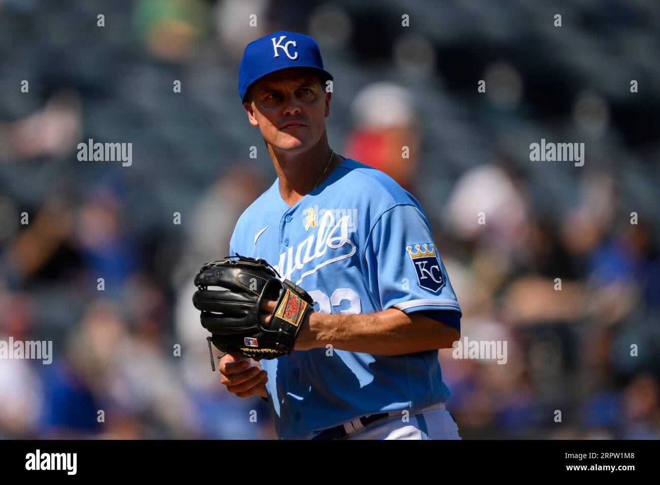Kansas City Royals relief pitcher Zack Greinke on the mound against the ...
