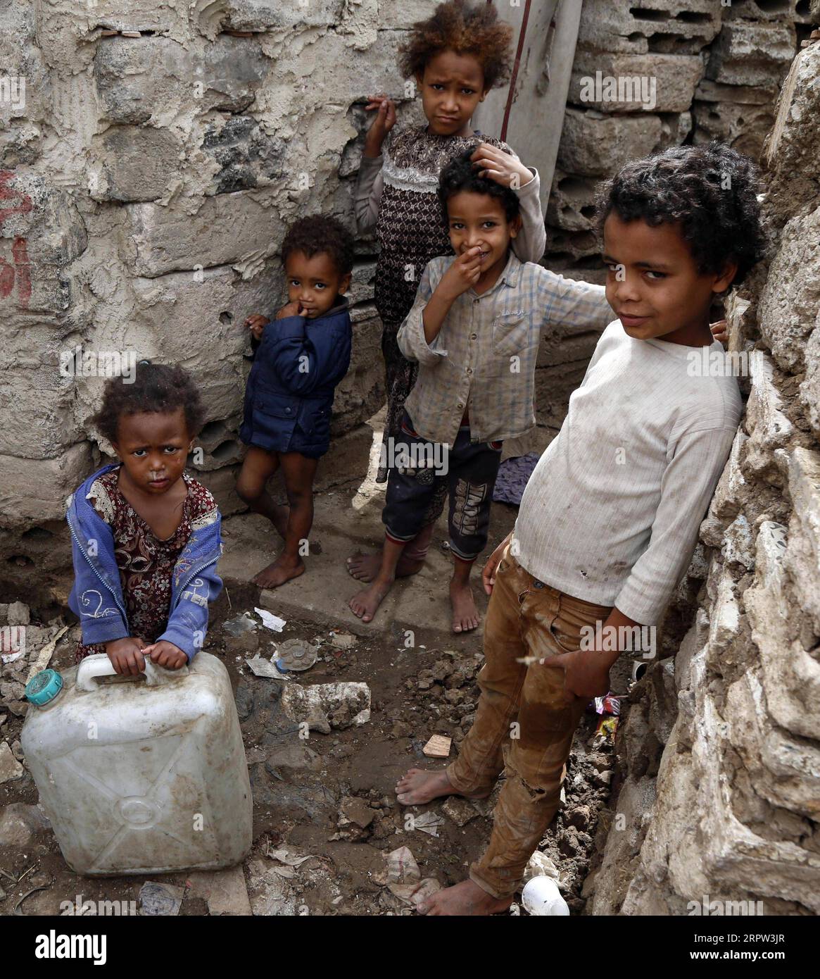 Yemenis children hi-res stock photography and images - Alamy
