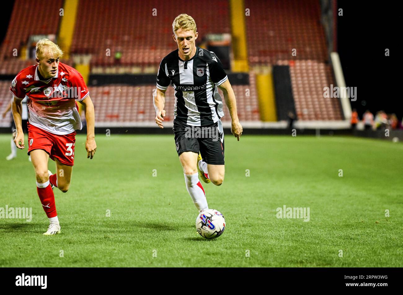 Barnsley fc hi-res stock photography and images - Alamy