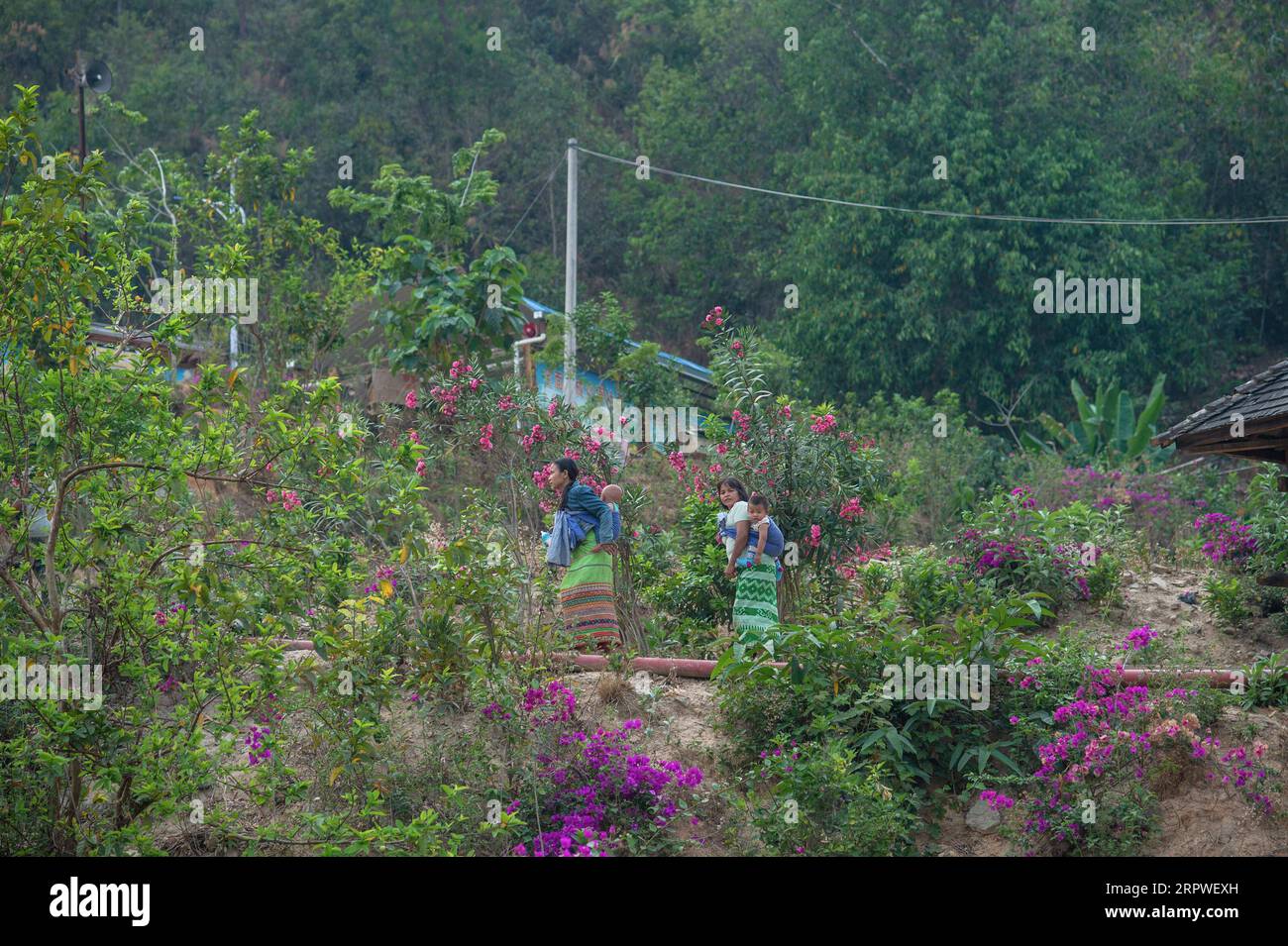 China yunnan menghai poverty hi-res stock photography and images - Alamy