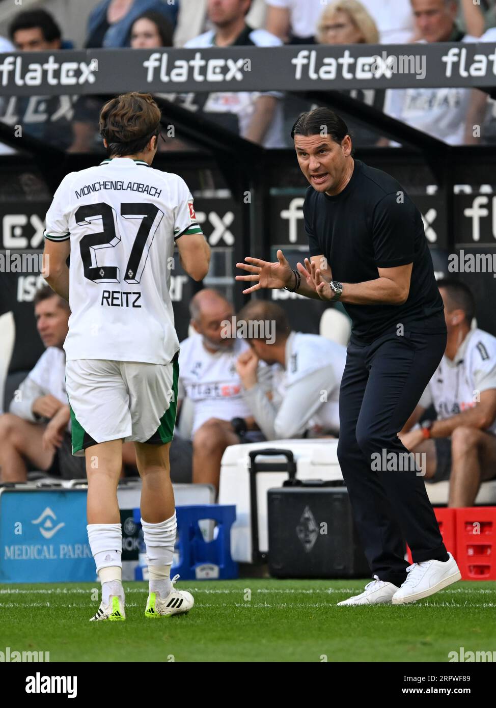 MONCHENGLADBACH - (l-r) Rocco Reitz of Borussia Monchengladbach ...