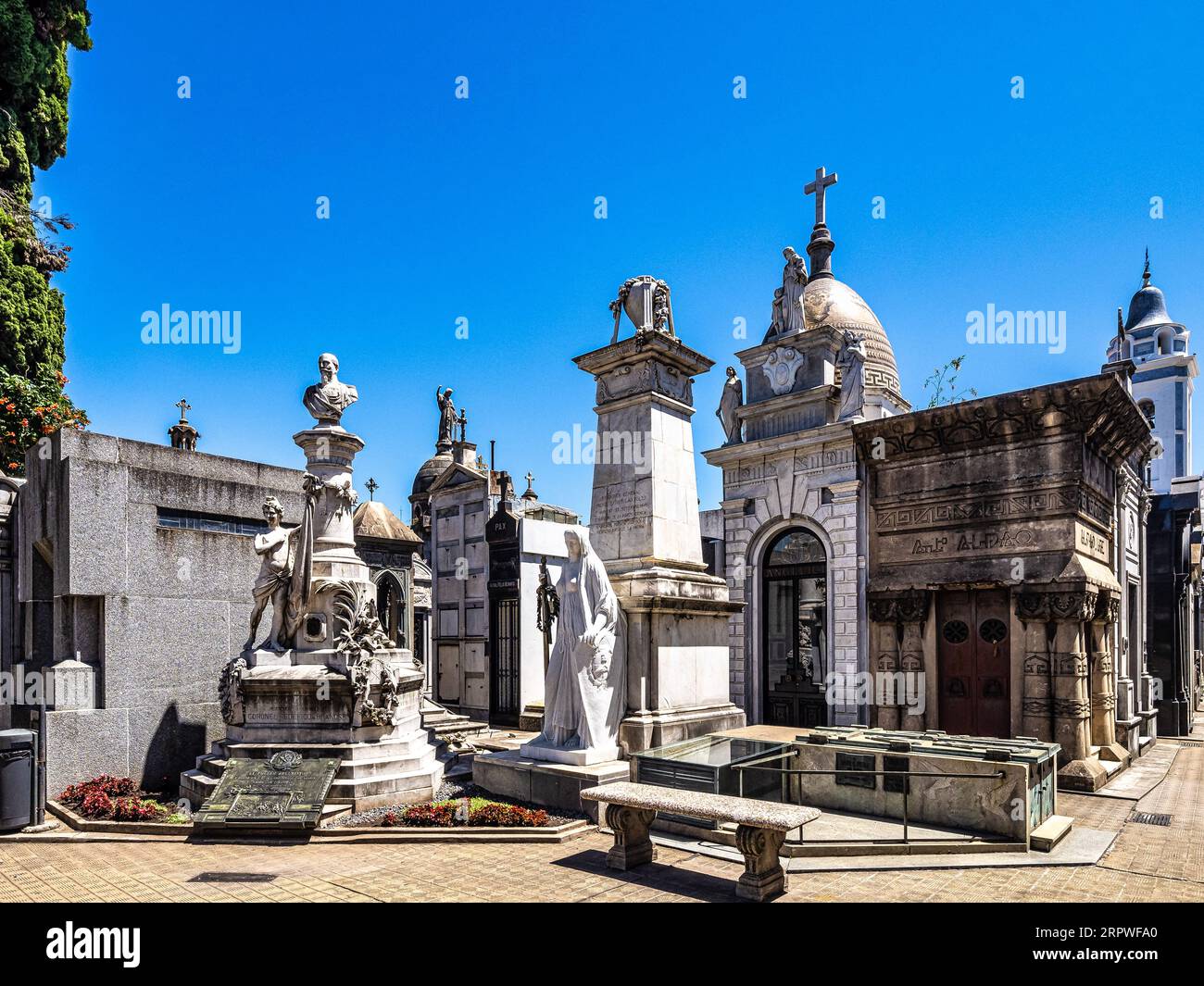 La Recoleta Cemetery, Cementerio de la Recoleta, a cemetery located in ...