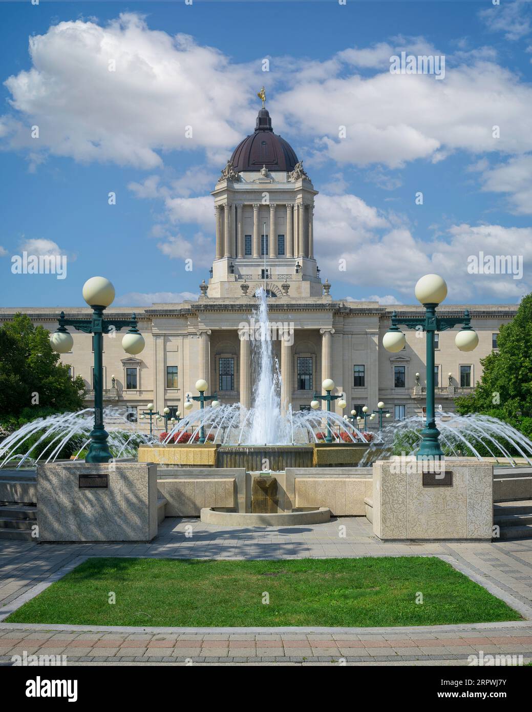 Columns manitoba legislative building hi-res stock photography and ...