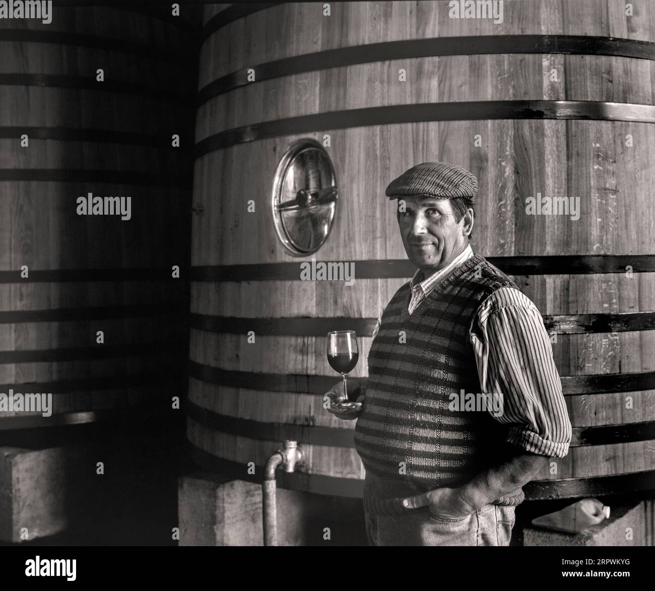 Frenchman french cap red wine glass hi-res stock photography and images ...