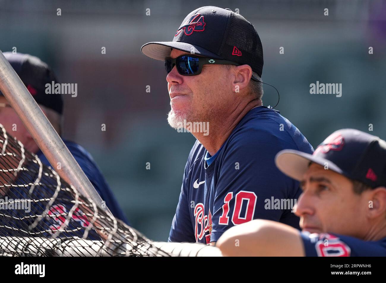 Atlanta Braves hitting consultant Chipper Jones (10) watches batting ...