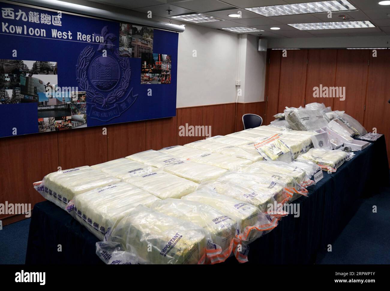 Crystal meth seize hi-res stock photography and images - Alamy