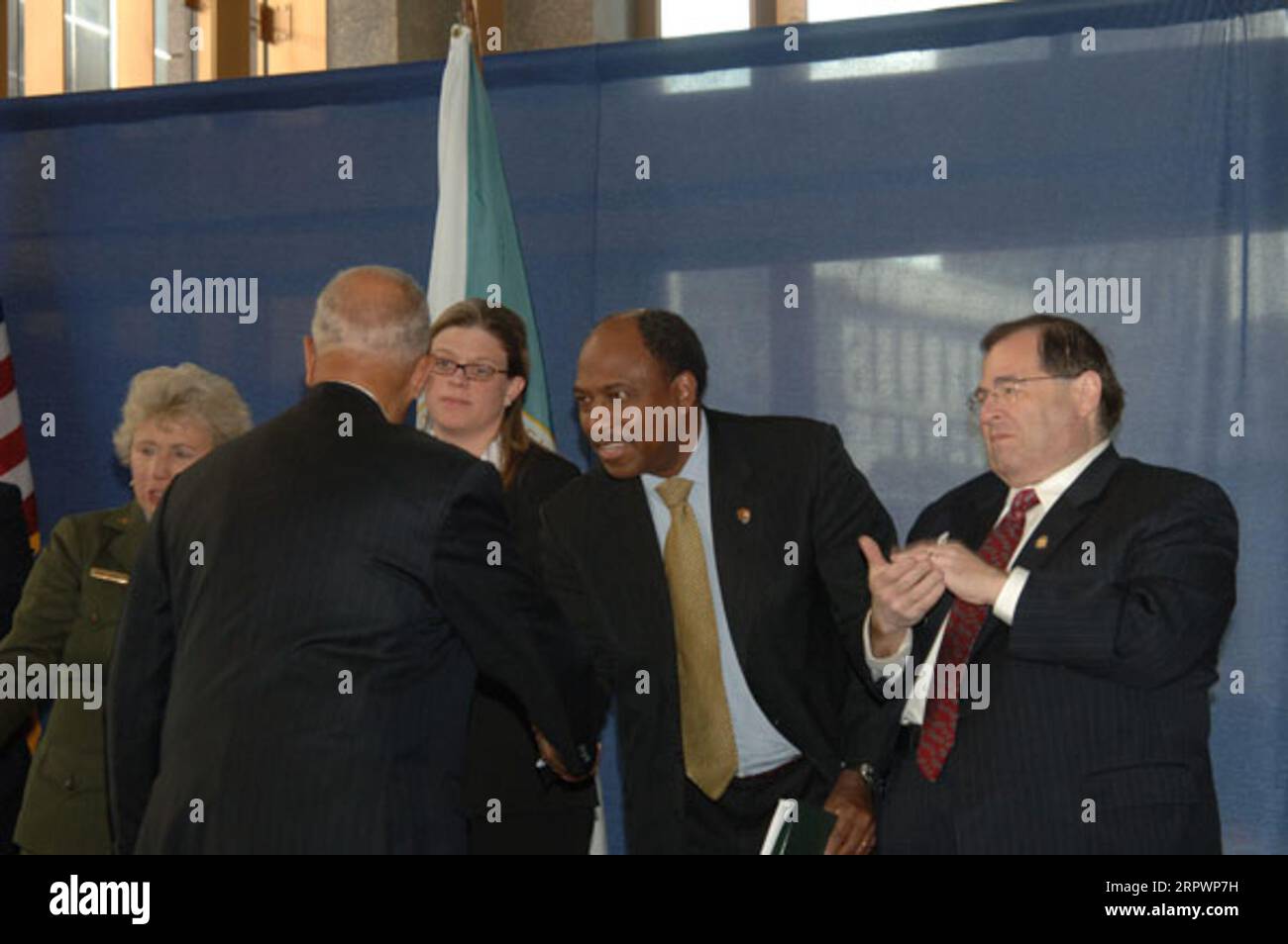 Former New York City Mayor David Dinkins, back to camera, with National ...