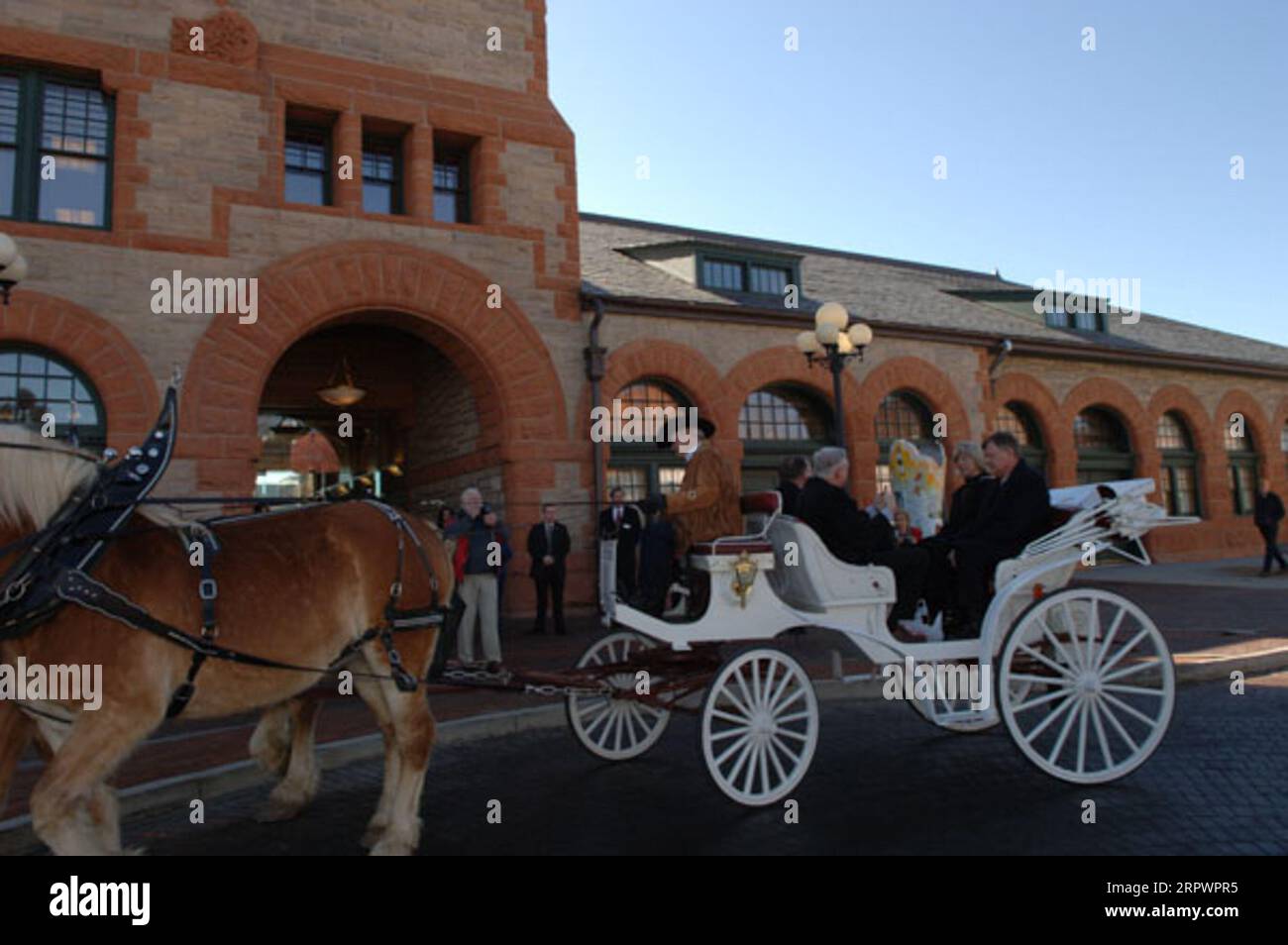 Secretary Gale Norton joining Wyoming Governor Dave Freudenthal, seated ...