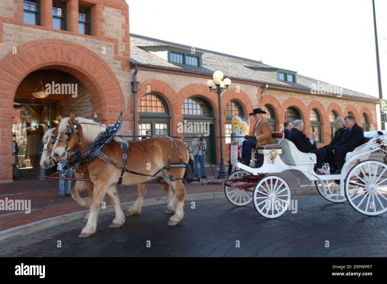 Secretary Gale Norton joining Wyoming Governor Dave Freudenthal, seated ...