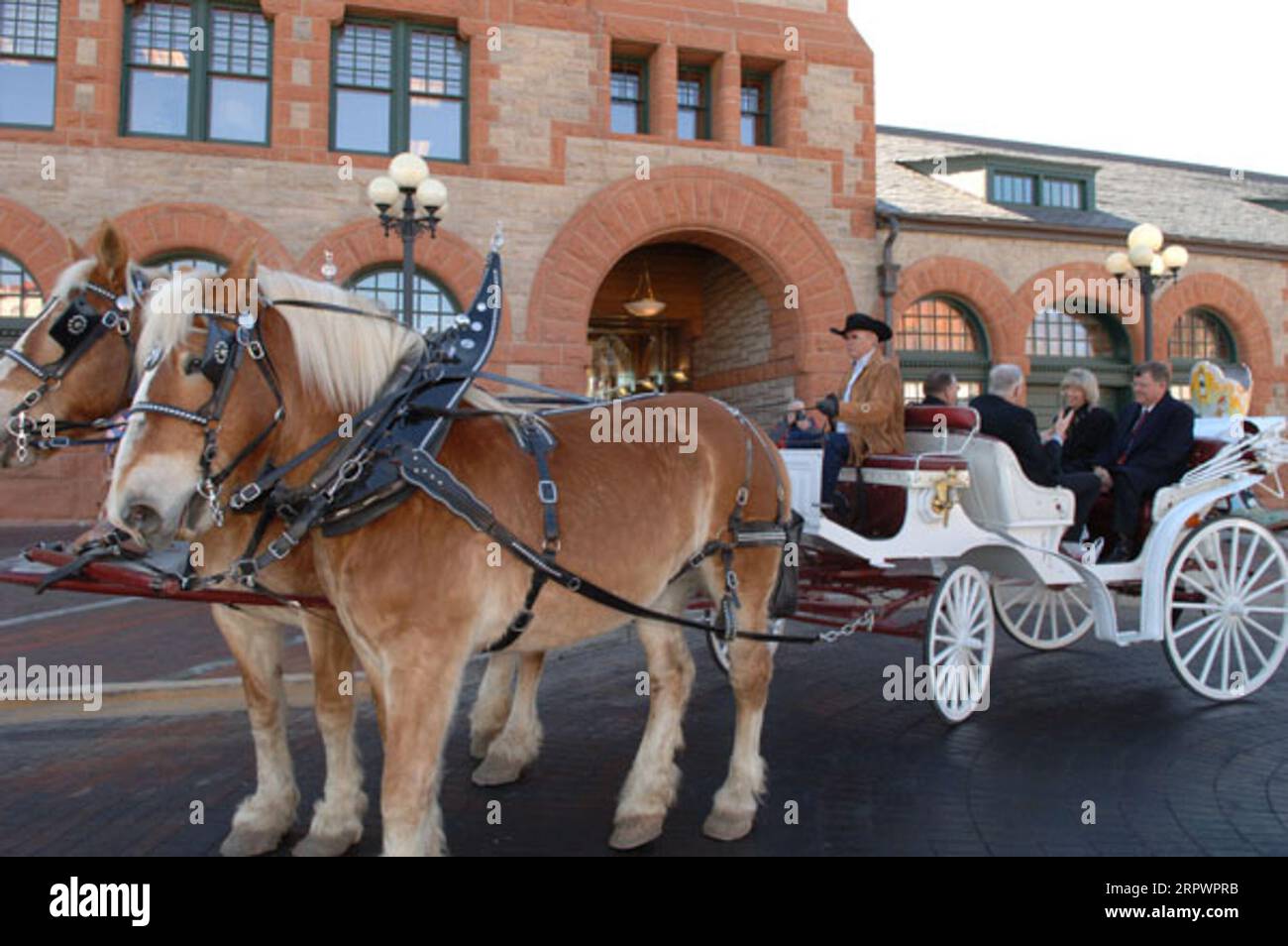 Secretary Gale Norton joining Wyoming Governor Dave Freudenthal, seated ...