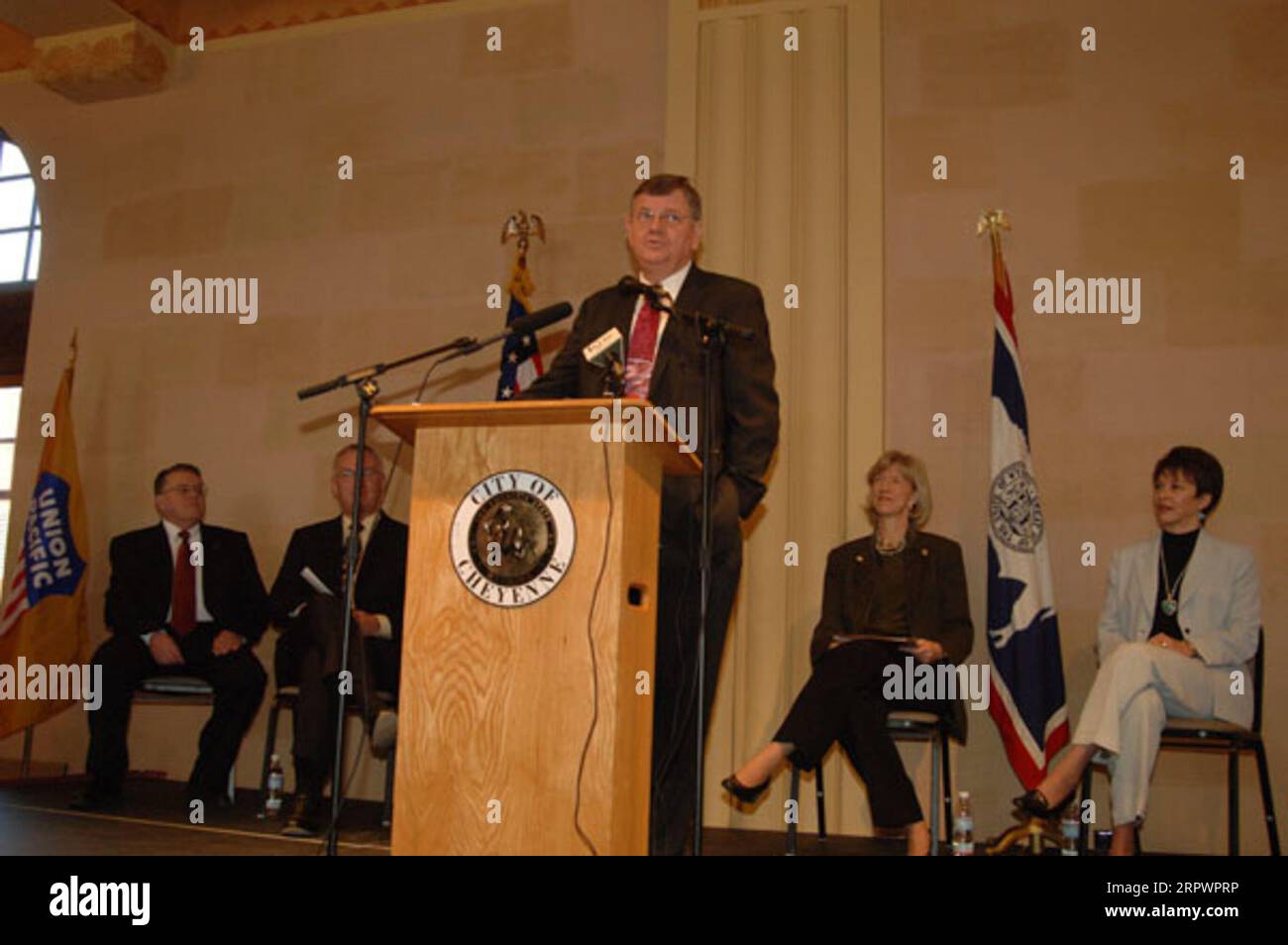 Wyoming Governor Dave Freudenthal speaking at Cheyenne, Wyoming ...