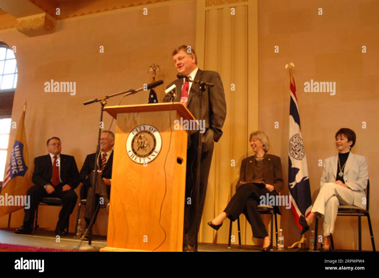 Wyoming Governor Dave Freudenthal speaking at Cheyenne, Wyoming ...