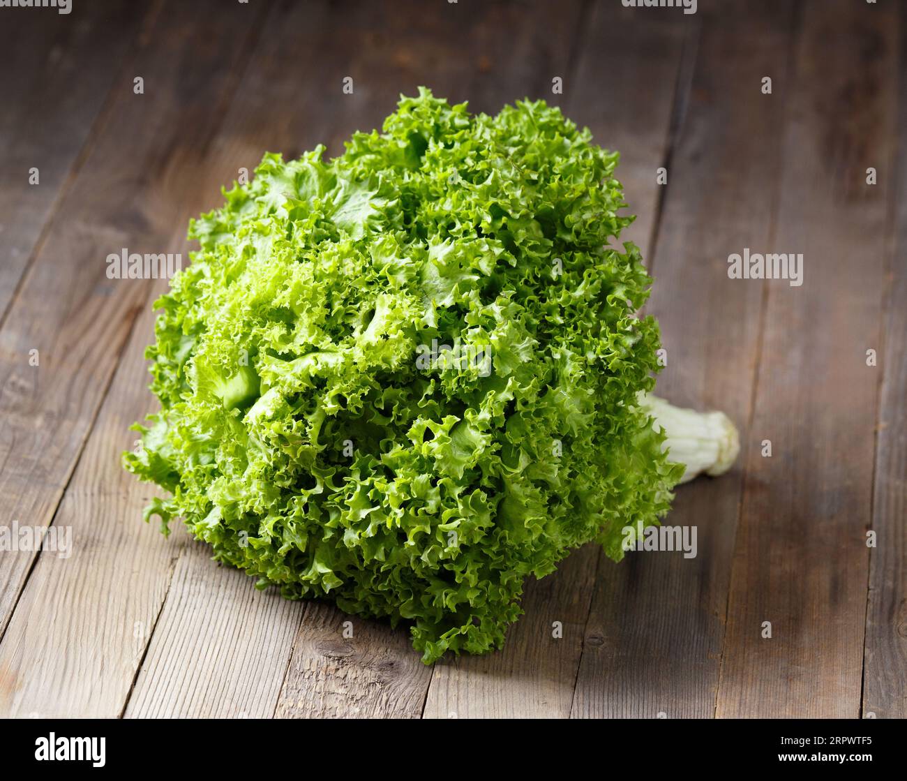 Bunch of fresh green lettuce hi-res stock photography and images - Alamy