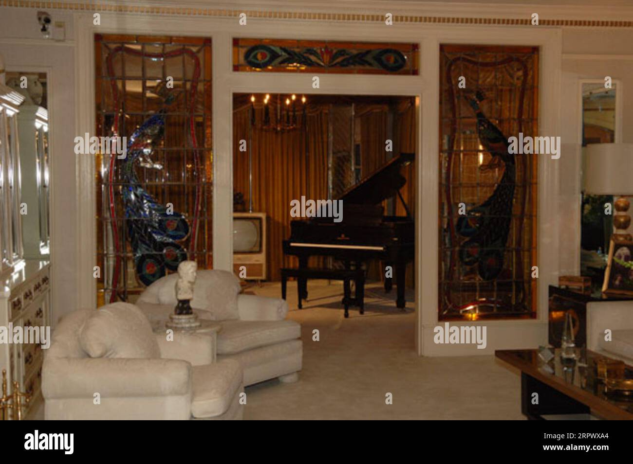 Graceland Mansion, home of Elvis Presley in Memphis, Tennessee ...