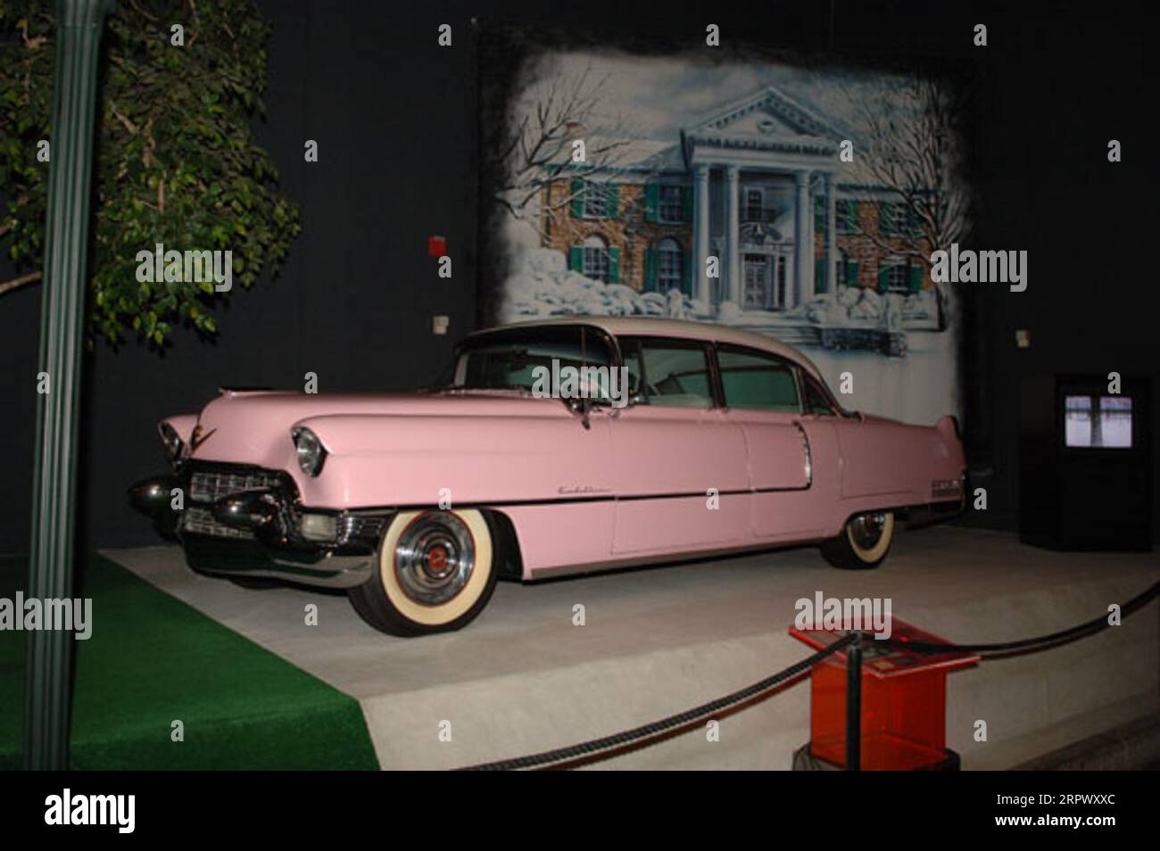 Graceland Mansion, home of Elvis Presley in Memphis, Tennessee ...