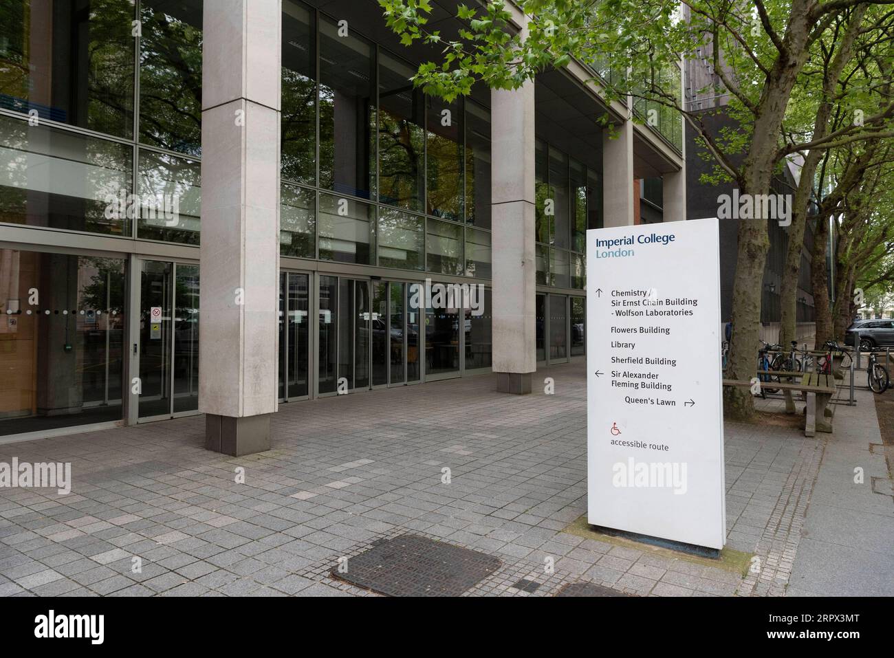 Epidemiologist neil ferguson hi-res stock photography and images - Alamy