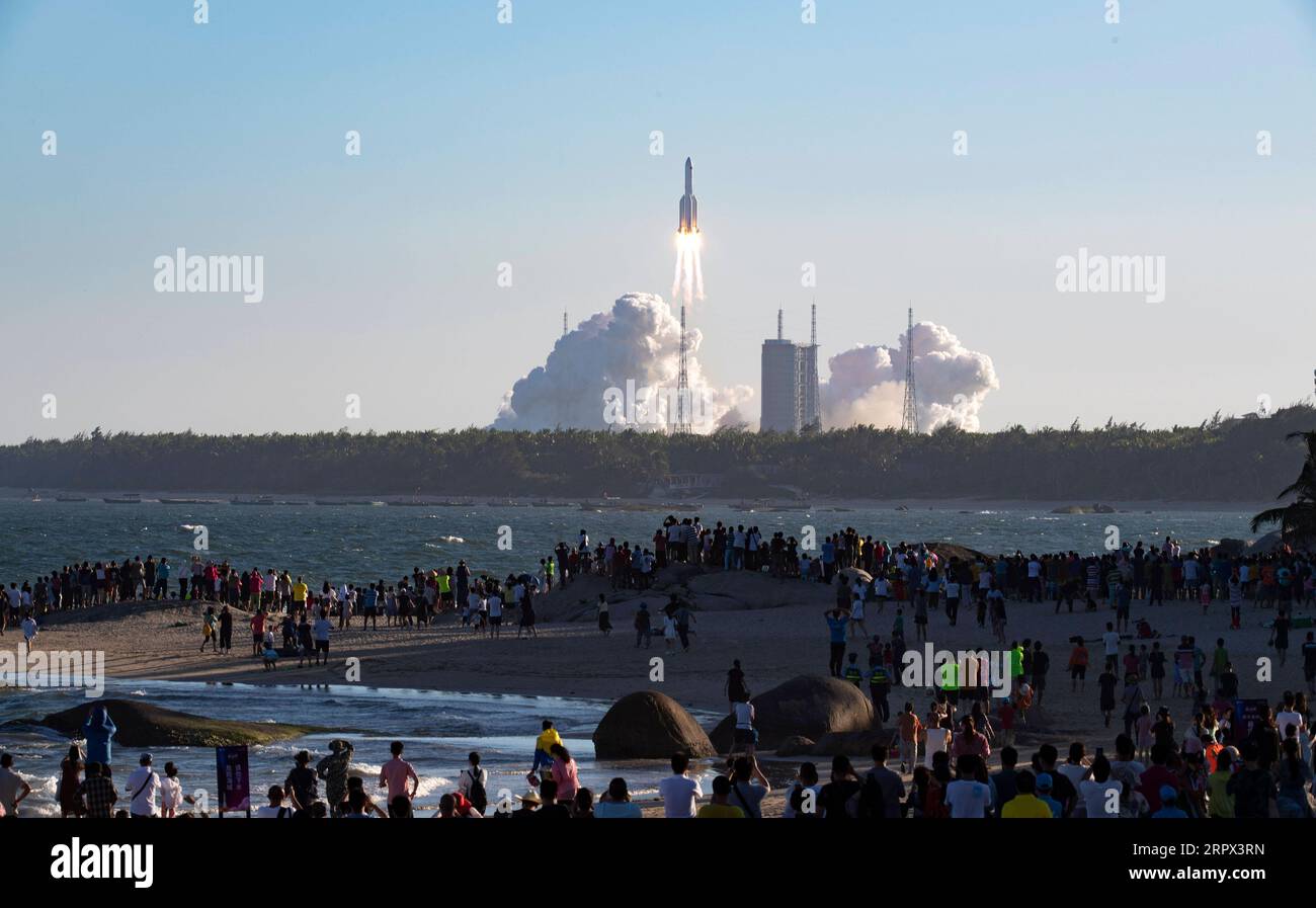 New generation manned rocket hi-res stock photography and images - Alamy