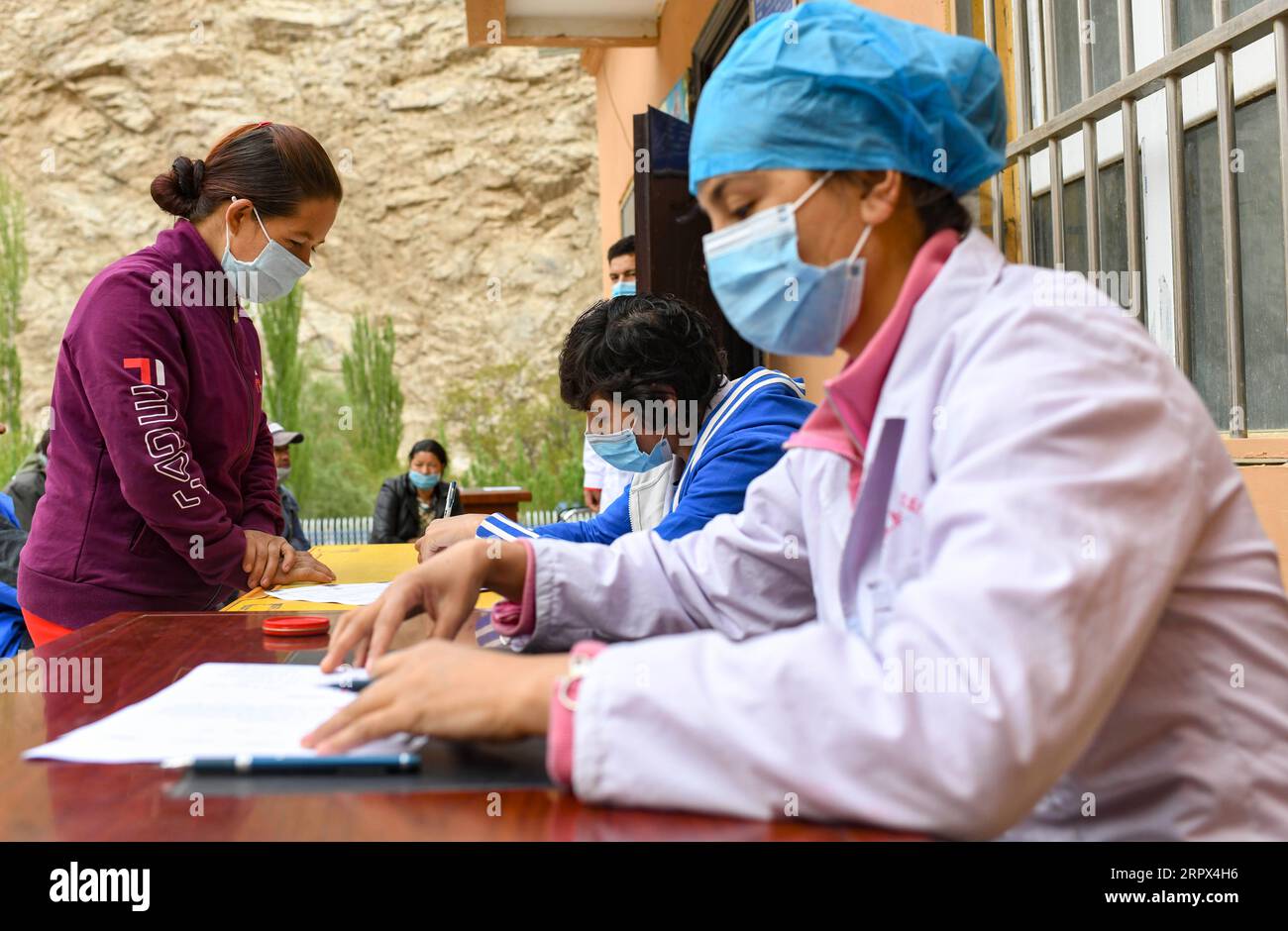 Free medical checkup services hi-res stock photography and images - Alamy