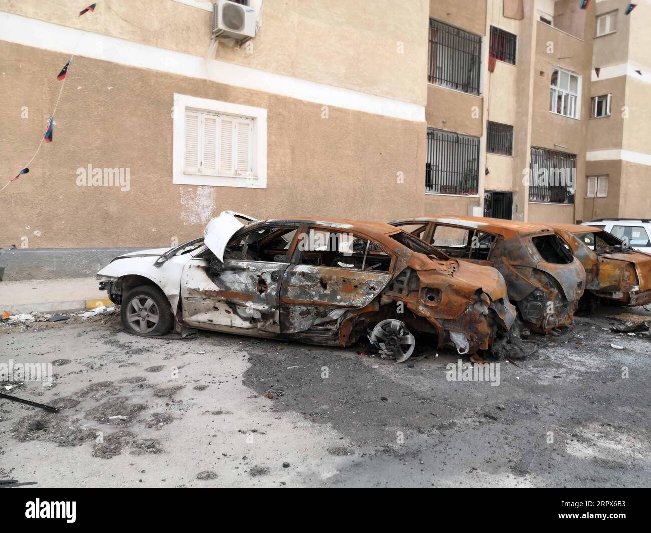 Civilians cars hi-res stock photography and images - Alamy