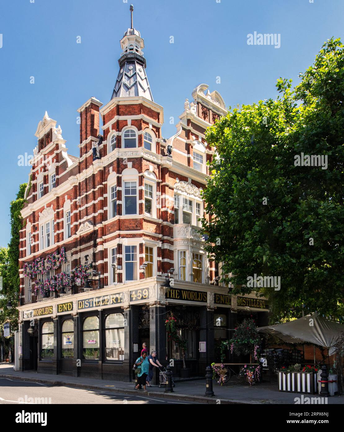 The World's End; at the western end of the King's Rd, Chelsea, London ...