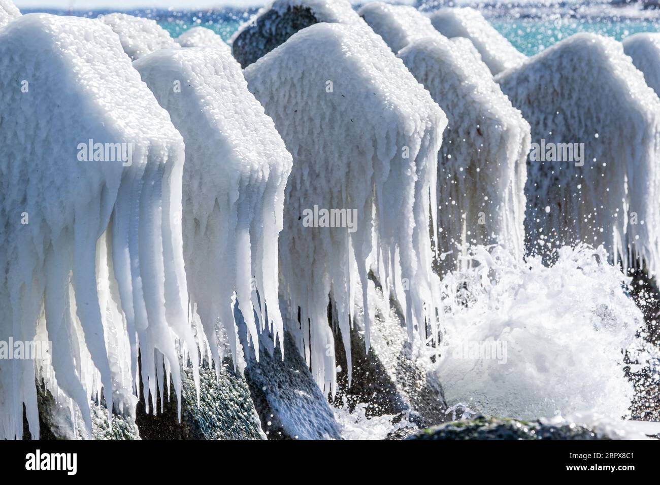 Dolos concrete blocks hi-res stock photography and images - Alamy