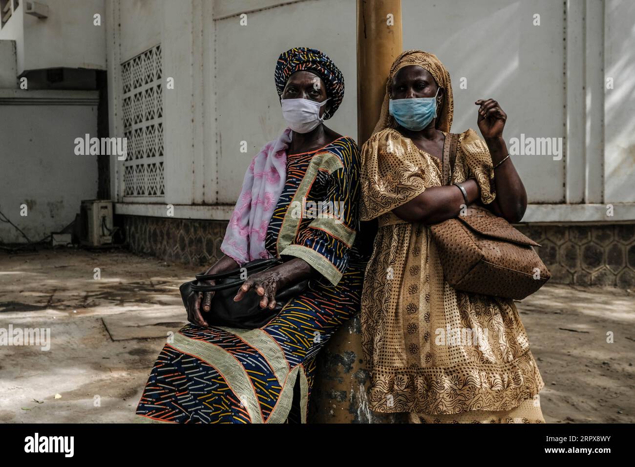 Senegal masks covid hi-res stock photography and images - Alamy