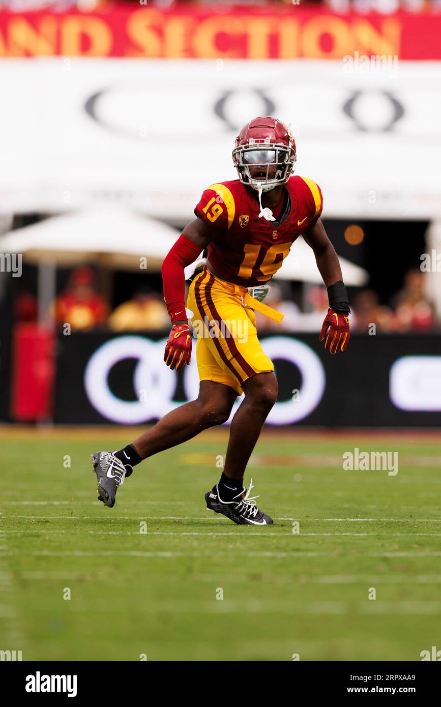 USC Trojans safety Jaylin Smith (19) defends in coverage during the ...