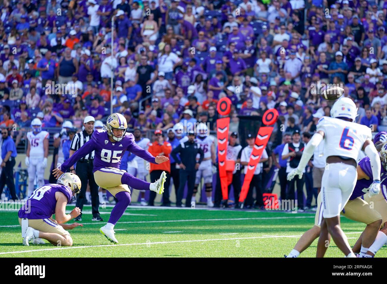 Washington place kicker Grady Gross makes an extra point kick during ...