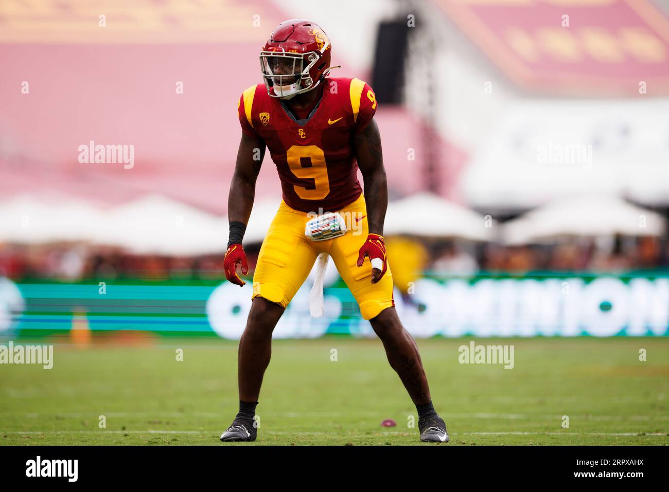 USC Trojans linebacker Raesjon Davis (9) defends during the NCAA ...