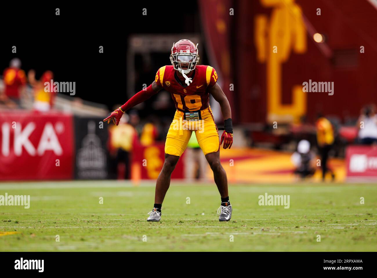 USC Trojans safety Jaylin Smith (19) defends during the NCAA football ...