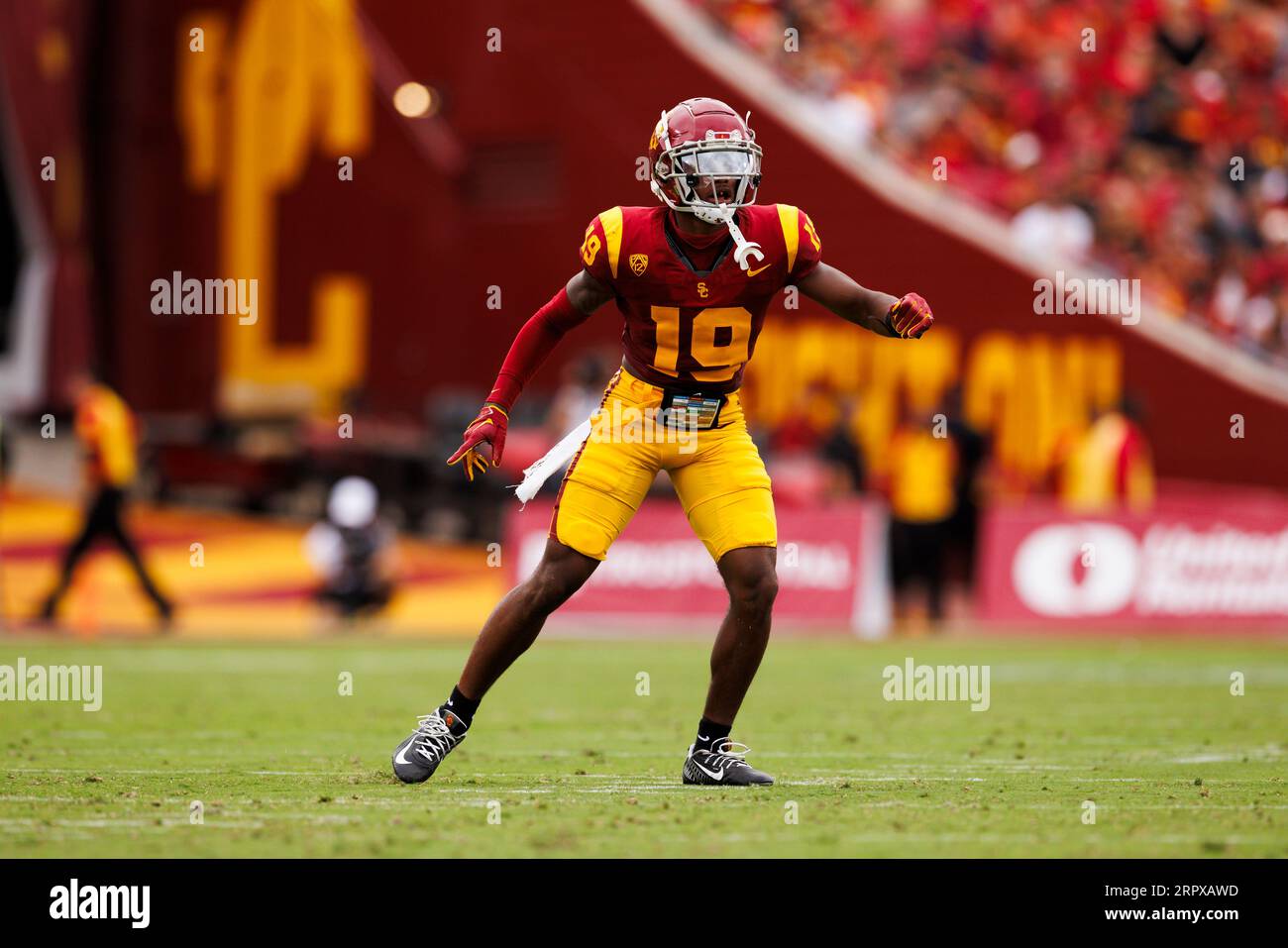 USC Trojans safety Jaylin Smith (19) defends during the NCAA football ...