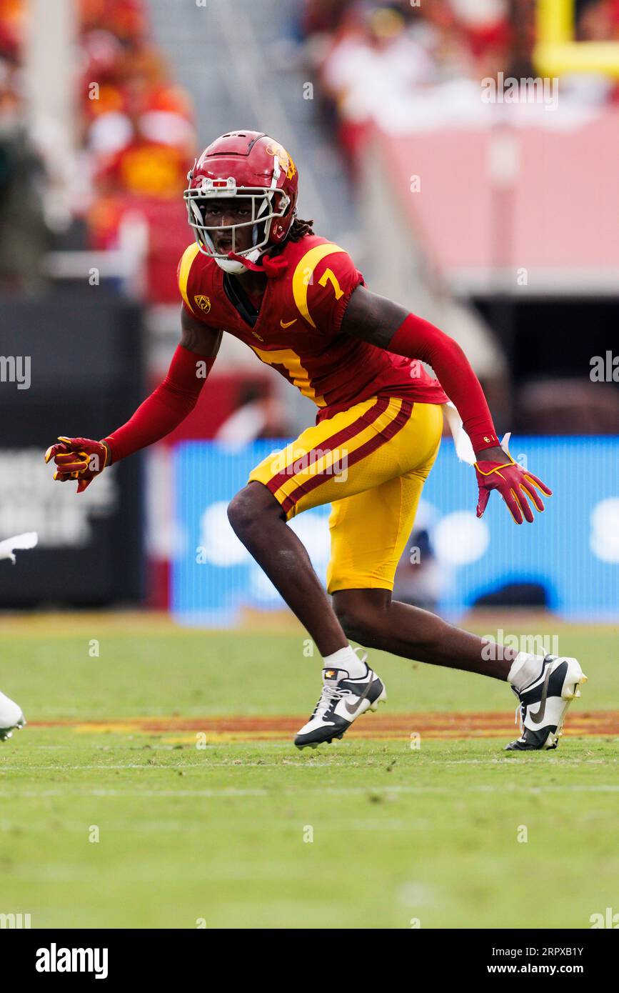 USC Trojans safety Calen Bullock (7) defends during the NCAA football ...