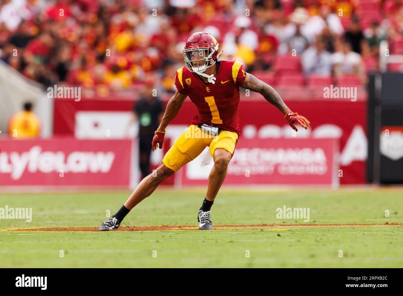 USC Trojans cornerback Domani Jackson (1) defends in coverage during ...