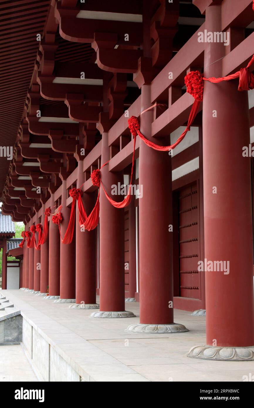 Wood promenade in the temple, China Stock Photo - Alamy