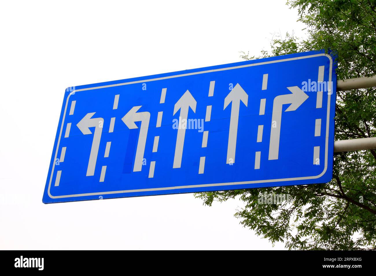 Dotted arrows hi-res stock photography and images - Alamy