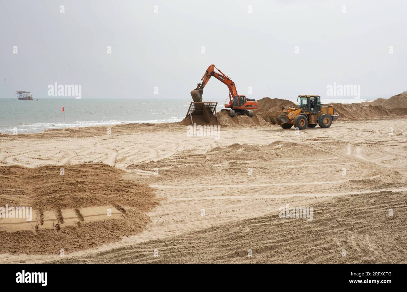 Beidaihe beach hi-res stock photography and images - Alamy